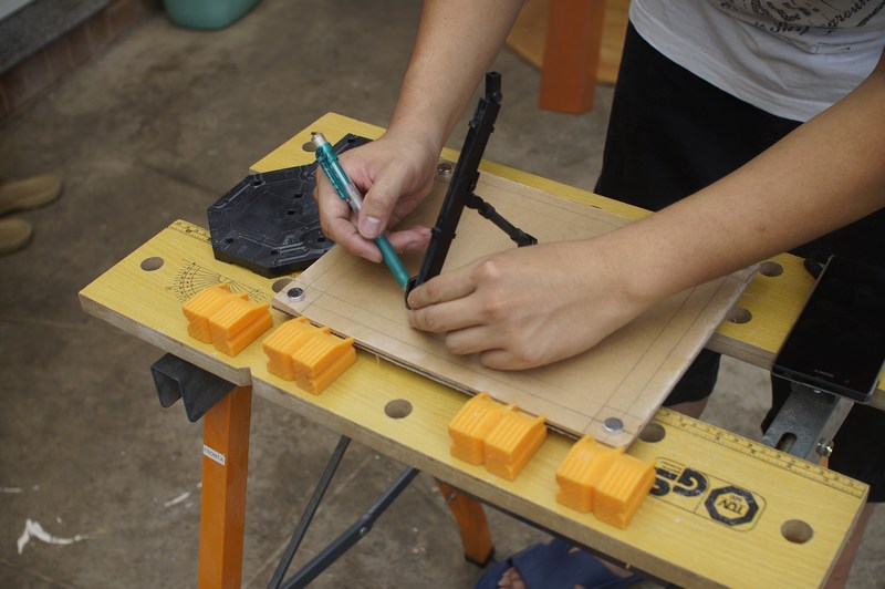 :: KenzBuilds: Custom Acrylic Display Base & Image Transfer